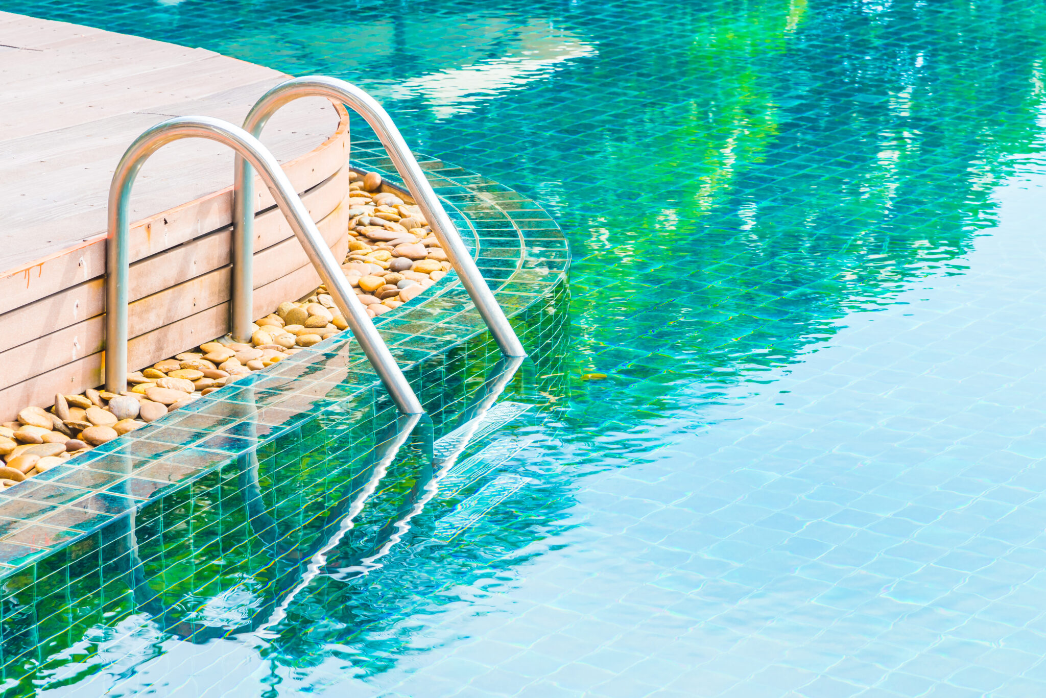 Manutenção periódica da sua piscina. Faça um checklist mensal ...